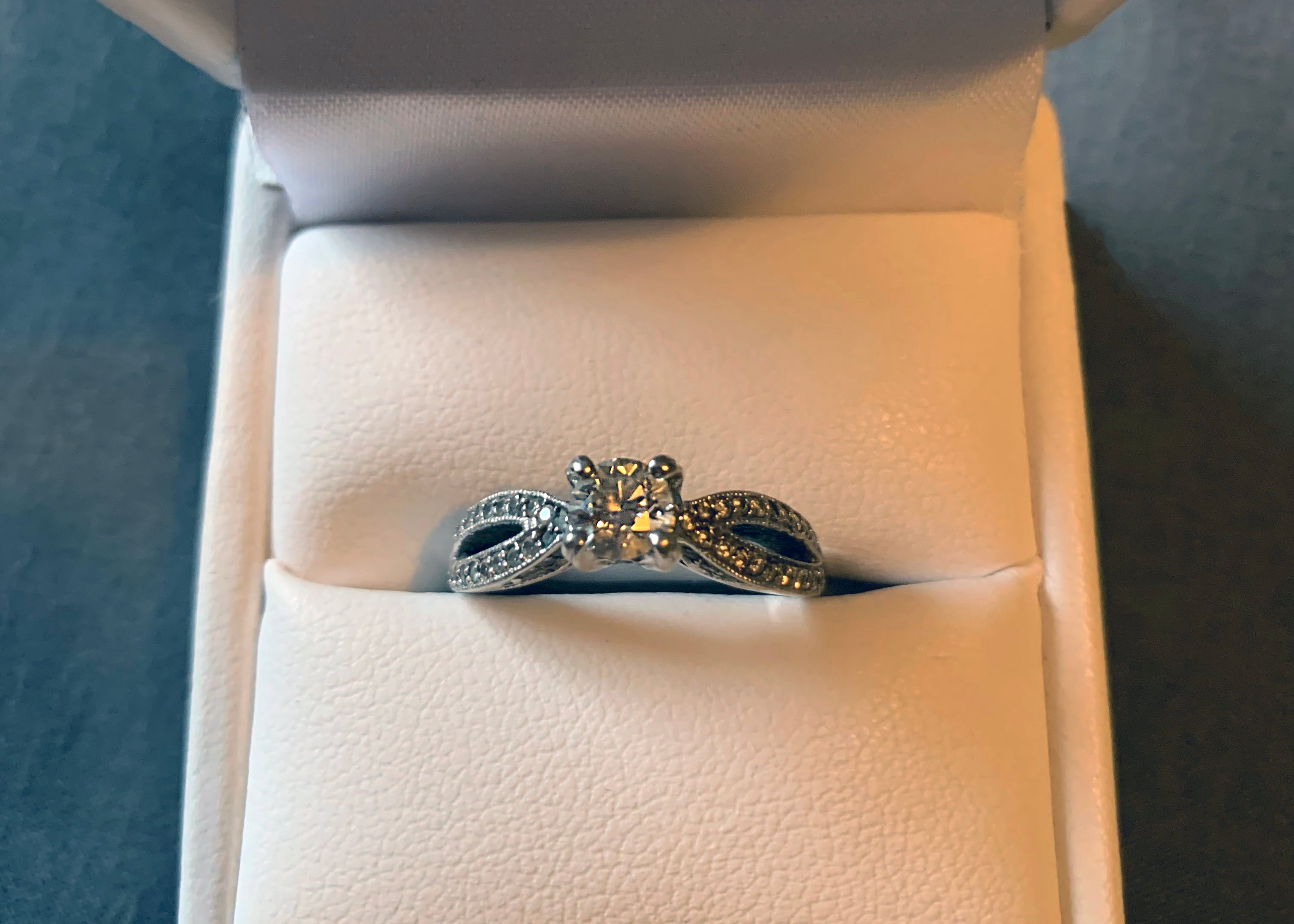 Lee Ring – Vancouver & Canada